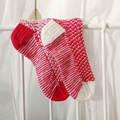 Ravelry: Candy Cane Socks pattern by Monika Soltysik