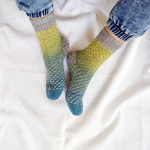 Ravelry: Lizard Socks pattern by Monika Soltysik