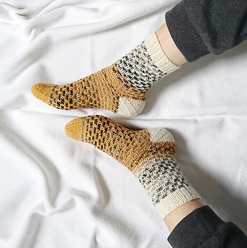 Ravelry: Calumma Socks pattern by Monika Soltysik