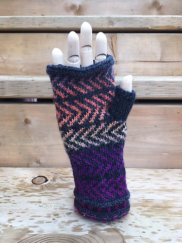 Ravelry: Wooly Cave pattern by Cables and String Designs