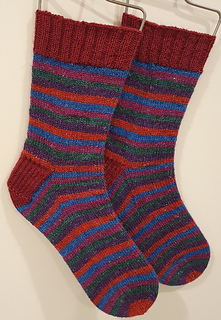 Ravelry: cafette's Vintage Tinsel socks 2021