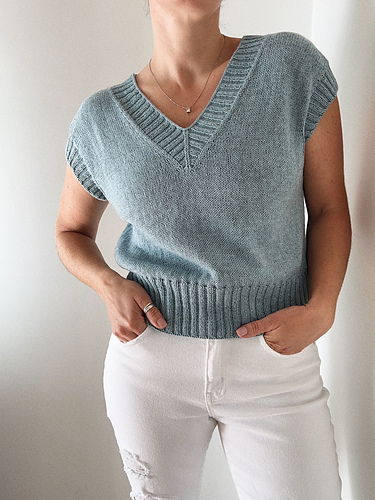 Ravelry: Suri Shirt V Neck pattern by Caidree