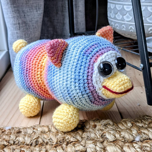 Ravelry: Peepy pattern by Caitlyn Colvin