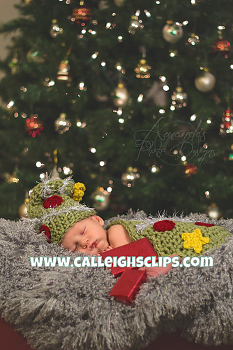 Ravelry: Merry Christmas Tree Cuddle Cape Set pattern by Elisabeth Spivey