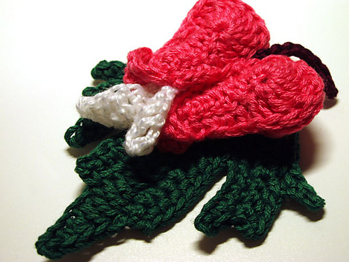 Ravelry: Bleeding Heart Leaf pattern by Camelia Shanahan