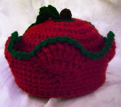 Ravelry: 149 Prince or Princess Crown Beanie Apple pattern by Sandy Powers