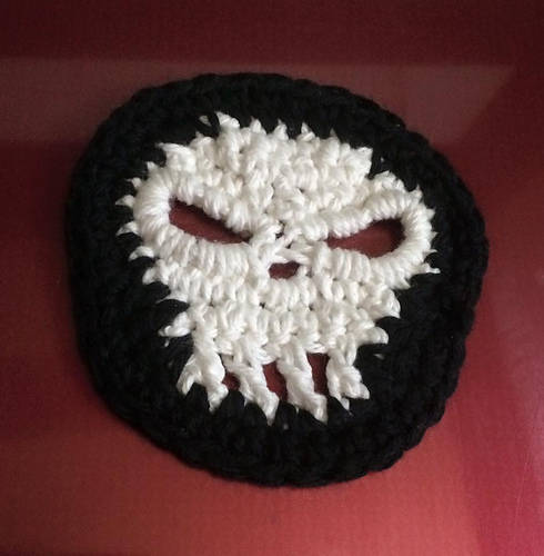 Ravelry: Skull Coaster pattern by Amanda Shore