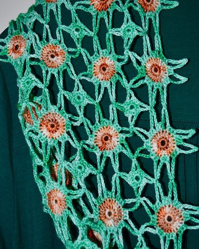 Ravelry: Octagram Cowl pattern by Fiona Oliver