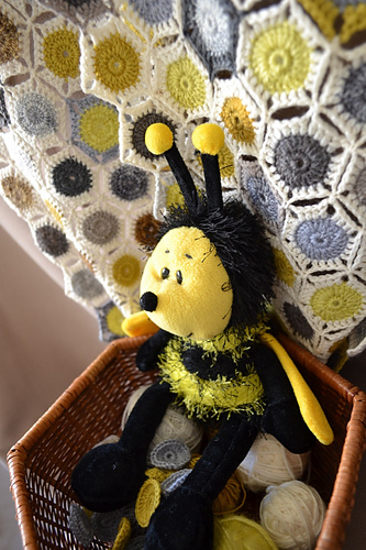 Ravelry: The Honeycomb Conjecture pattern by Fiona Oliver