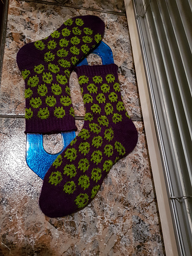 Ravelry: Polka Dot Skull Socks pattern by Strangecat Design