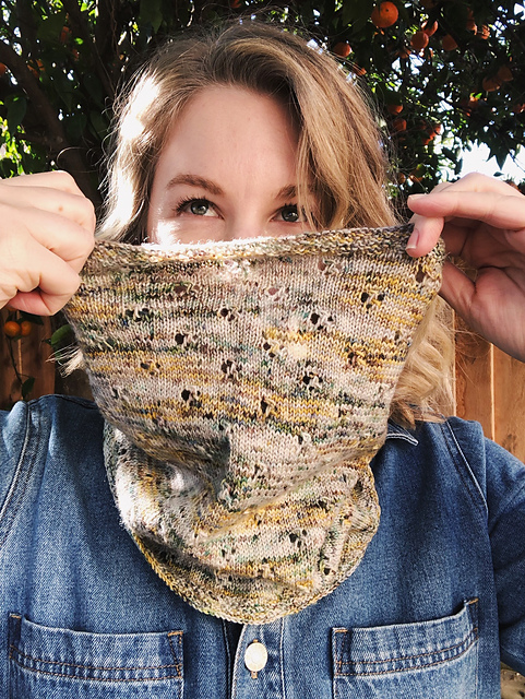 Ravelry: Spring Clover Cowl pattern by Cara Jacobs