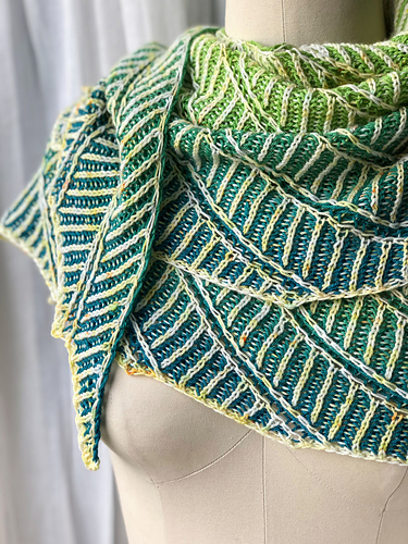 Ravelry: Circinae pattern by Carissa Browning