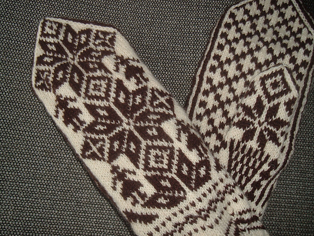 Ravelry: Norwegian Mittens, p. 14 pattern by Annichen Sibbern Bohn