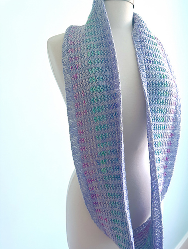 Ravelry: Unicorn Cowl pattern by Casapinka