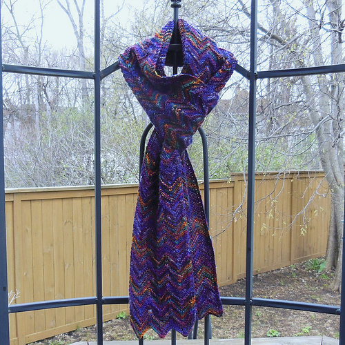 Ravelry: Zig zag scarf (3 ways) pattern by Susan Ashcroft