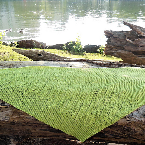 Ravelry: Frosted Leaves pattern by Lisa Hannes