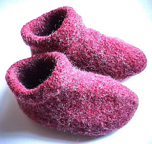 Ravelry: Fuzzy Feet pattern by Theresa Vinson Stenersen