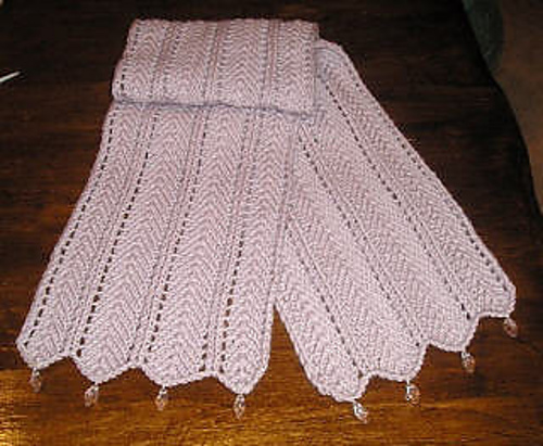 Ravelry: Wavy Razor Shell Scarf pattern by Sesame Seed Designs