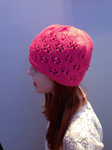 Ravelry: Czarina Hat Worsted pattern by Taiga Hilliard