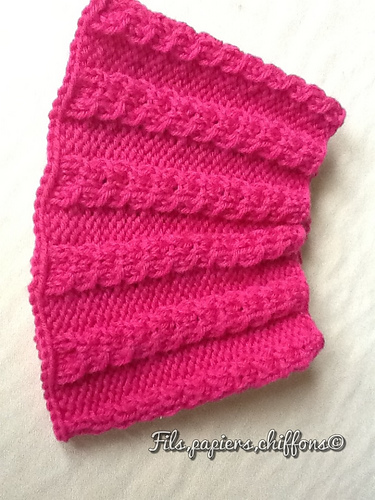 Ravelry: Colette cowl pattern by Catherine Aris