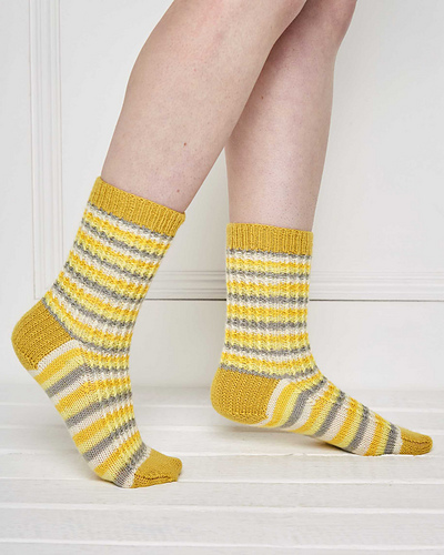 Ravelry: Quinzhee Socks pattern by Cat Ware