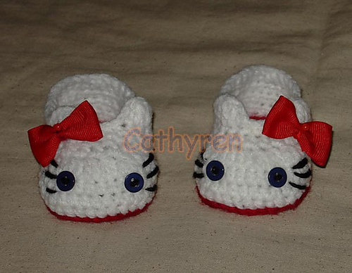 Ravelry: Lovely Hello Kitty Baby Mary Janes, Slippers pattern by Cathy Ren