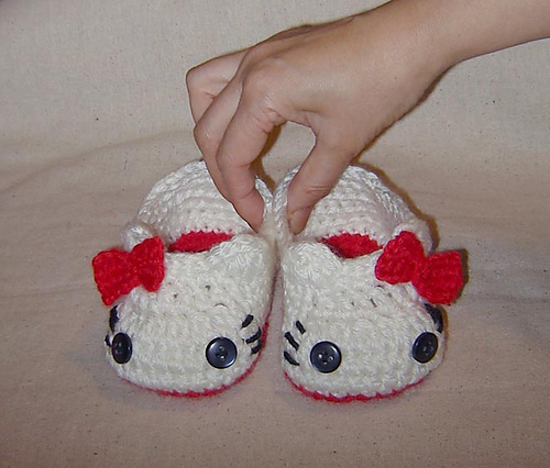 Ravelry: Hello Kitty Slippers pattern by Cathy Ren