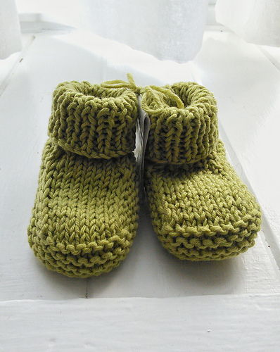 Ravelry: Newborn Booties pattern by Priscillia Uloho
