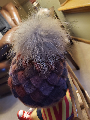 Just finished this entrelac hat and I am in LOVE with this pattern : r ...