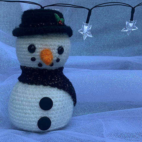 Ravelry: Sid the Snowman pattern by Chanel Beauchamp