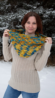 Ravelry: Gatlin Cowl pattern by Crystalized Designs