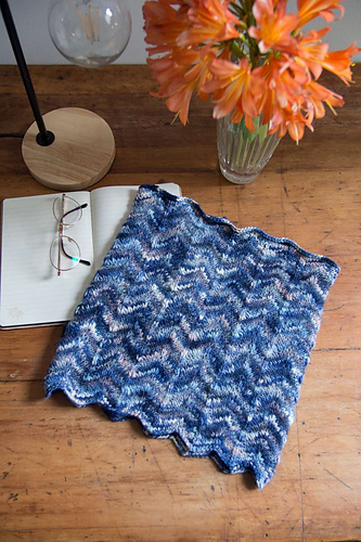 Ravelry: Zagzag Cowl pattern by Manos del Uruguay