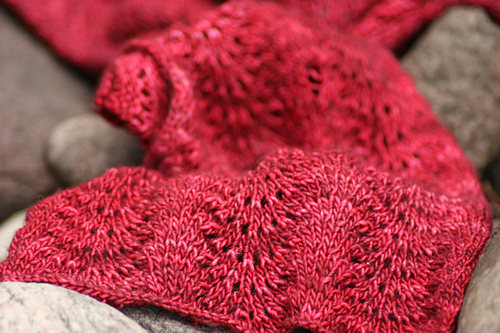 Ravelry: Feather and Fan Short Scarf pattern by Kelly Faller