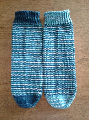 Ravelry: Chaussettes Duo pattern by Céline Chénard (Les Basquettes)