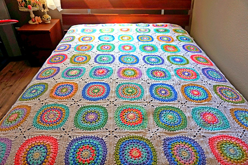 Ravelry: Large Circle in Square pattern by Vicky Brehm