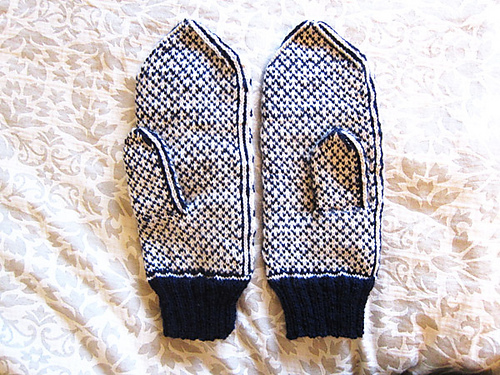 Ravelry: A variation on the traditional Norwegian Selbu mitten pattern ...