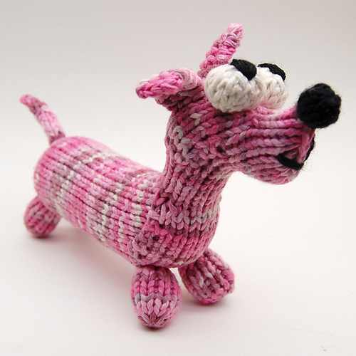 Ravelry: Wiener Dog Dachshund Knitting Pattern pattern by cheezombie