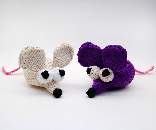 Ravelry: Lab Mice pattern by cheezombie