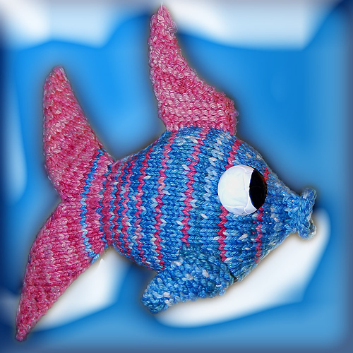Ravelry: Knit Fish pattern by cheezombie