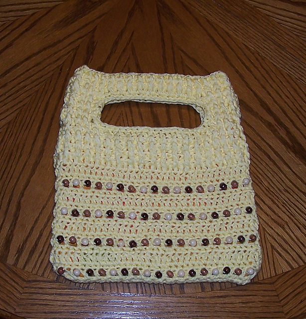 Ravelry: Textured Beaded Bag pattern by Carol Meldrum