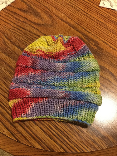 Ravelry: Shan's ponytail beanie pattern by Lisa Brooker