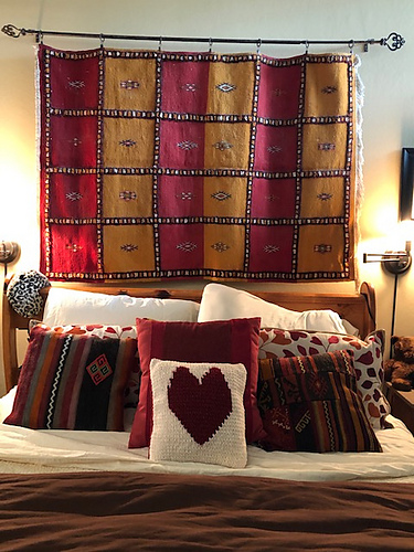 Ravelry: Intarsia Heart cushion pattern by Chiaki Hayashi
