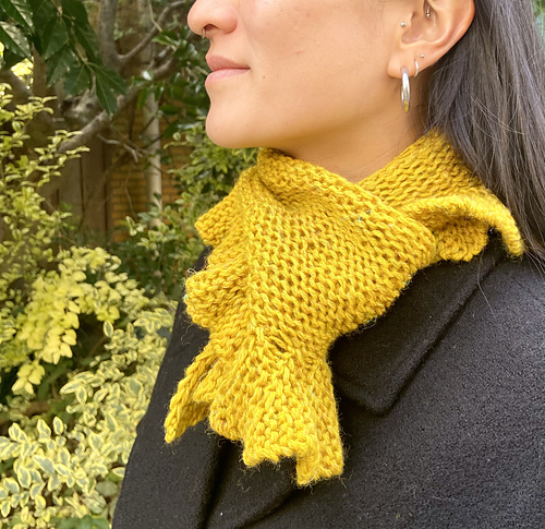 Ravelry: Self-Ruffle Shawl pattern by Chiaki Hayashi