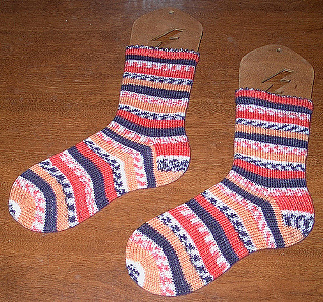 Ravelry: Picot edge (for socks) pattern by Claudia Elbee
