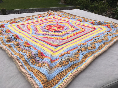 Ravelry: chitza's Cosmic CAL stashbuster blanket