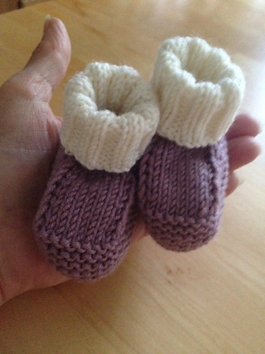 Ravelry: Newborn Booties pattern by Priscillia Uloho