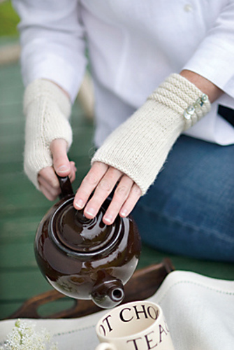 Ravelry: Welted Fingerless Gloves pattern by Kit Hutchin
