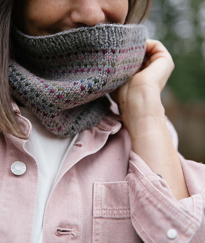 Ravelry: Bundle Up! Colorwork Cowl pattern by Churchmouse Yarns and Teas