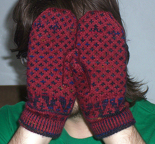 Ravelry: Squirrelly Swedish Mittens pattern by Elli Stubenrauch