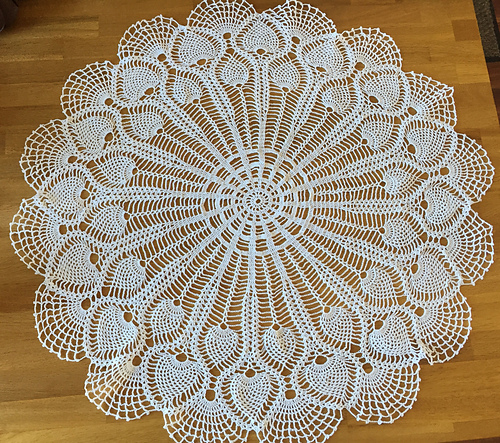Ravelry: Large Pineapple Doily pattern by Better Homes and Gardens